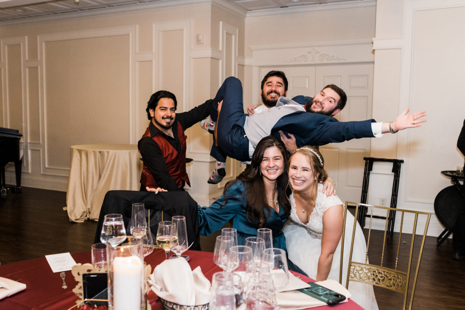 The Best Way To Get a Photo with All Your Wedding Guests: The Table ...